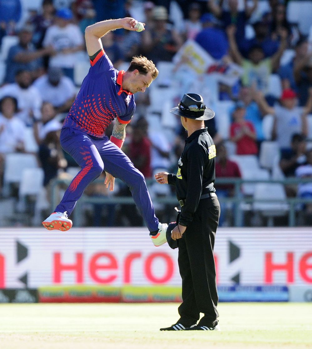 Steyn turns back the clock for the Blitz