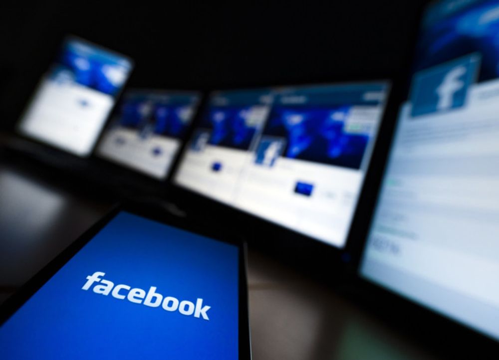 Facebook shares continue to slide