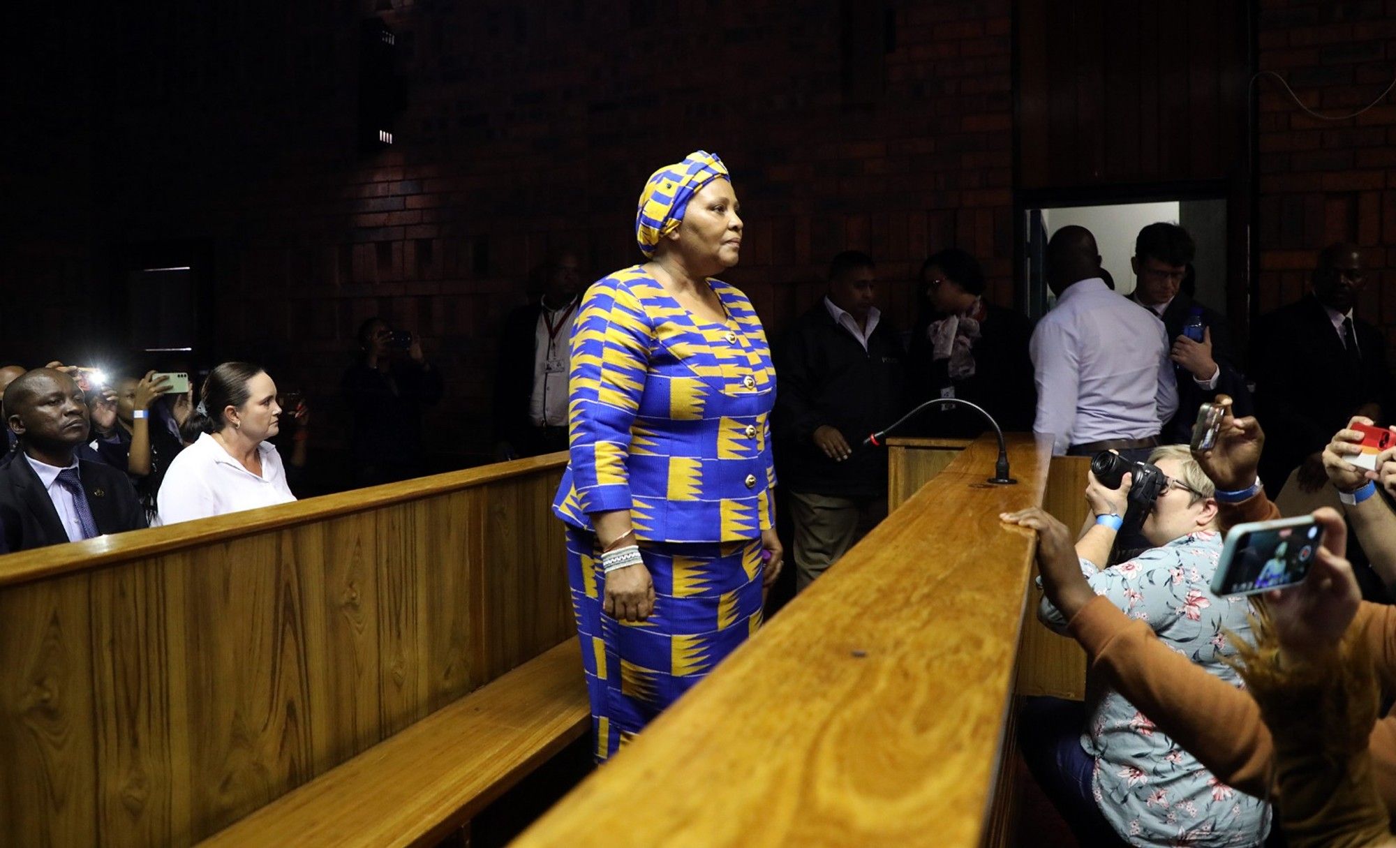 UMapisa-Nqakula ufuna uhulumeni ukhokhele abameli bakhe