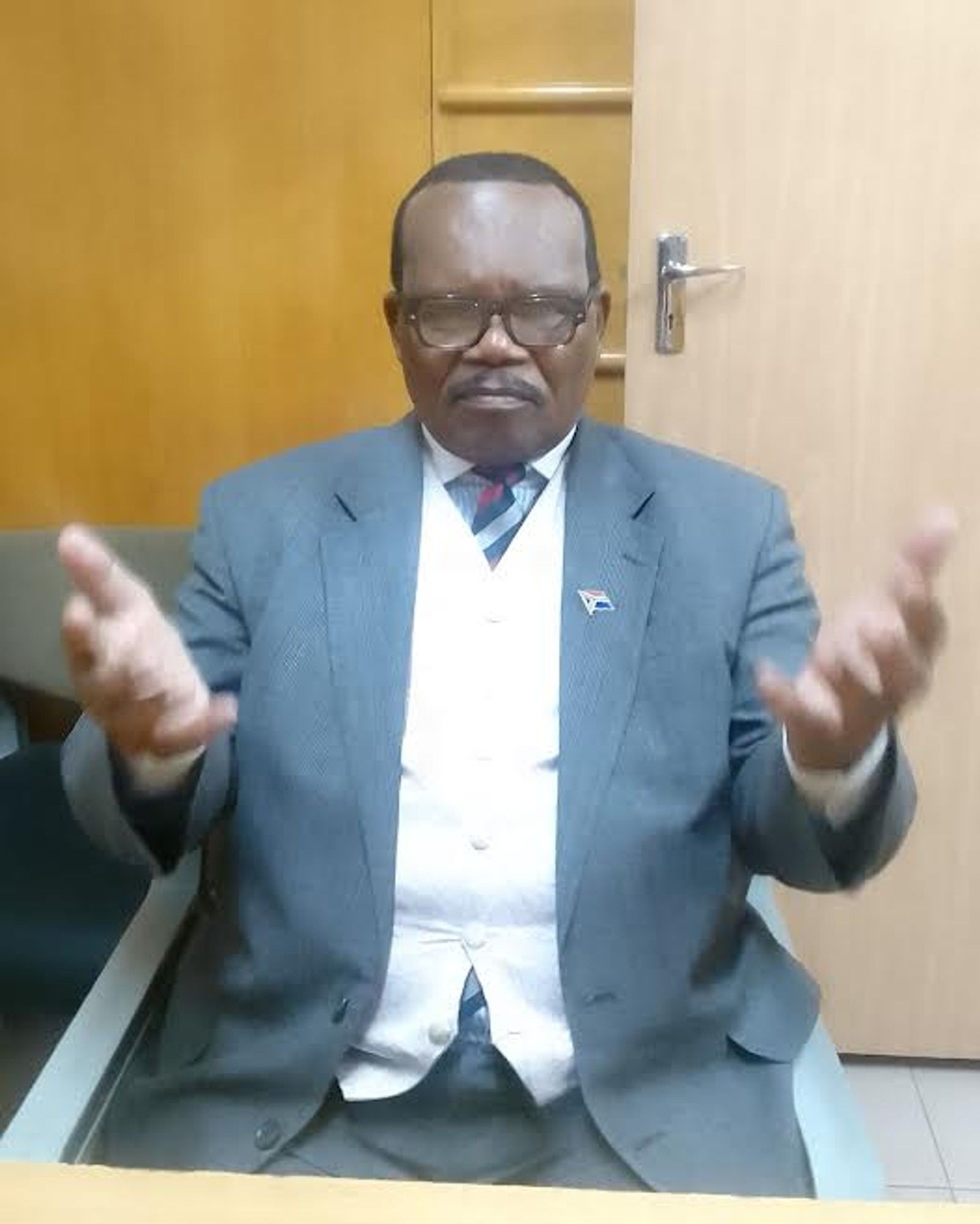 UMbhishobhi ufuna kuphele amaqembuqembu kwi-African Gospel