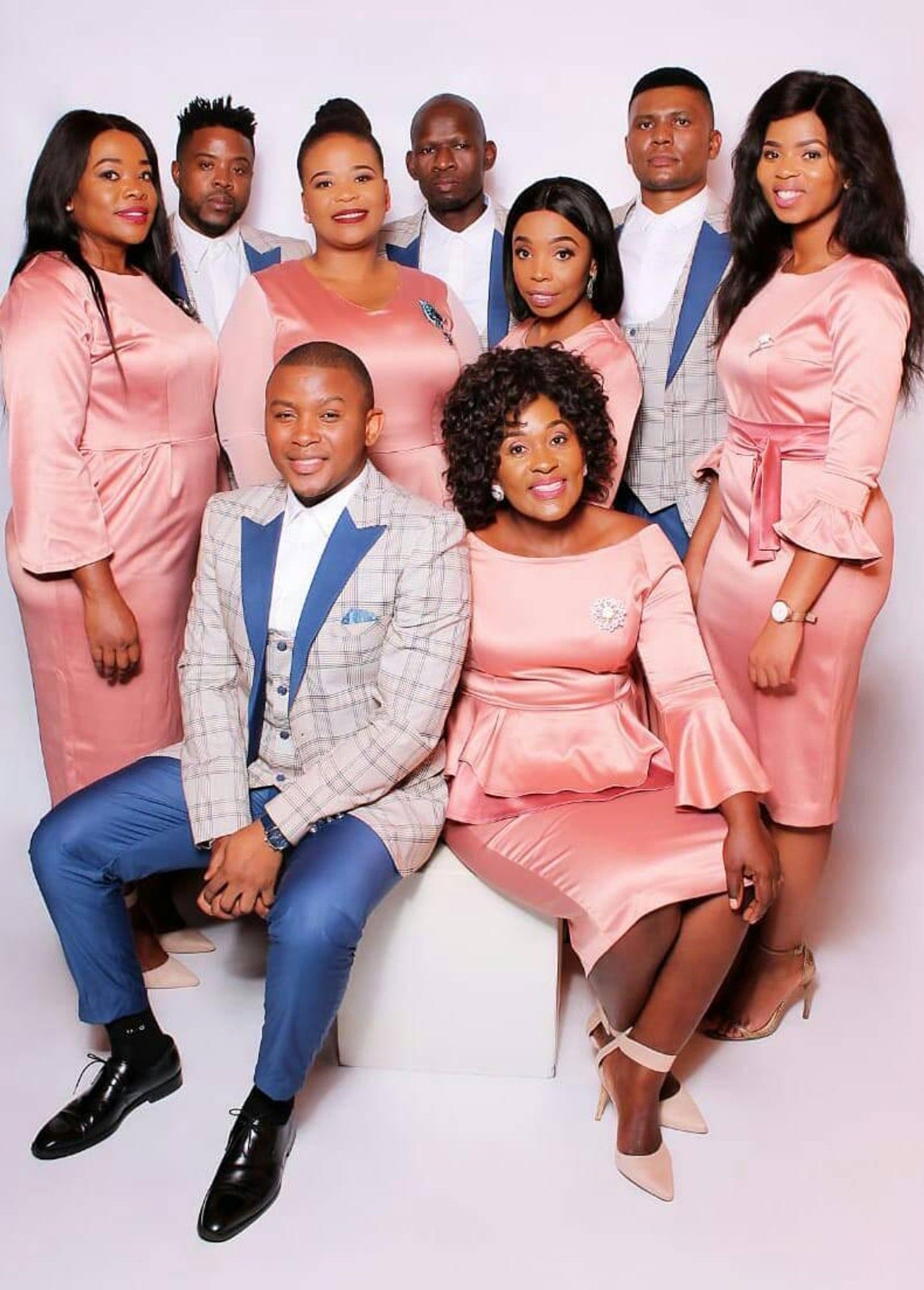 IMantshi ifisa ukubeka iKwaMashu Praises Jesus ezingeni lomhlaba