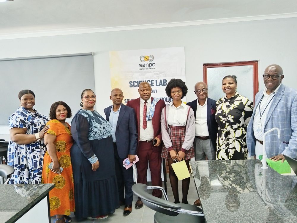 Siphamandla High School unveils modern science laboratory to inspire future scientists