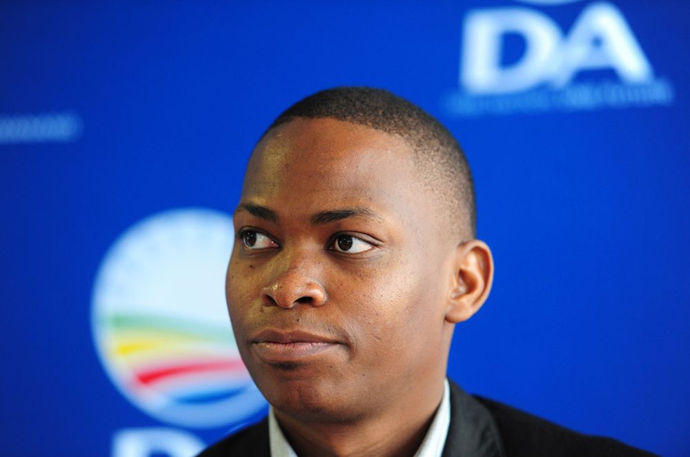 Former award-winning DA mayor quits the party