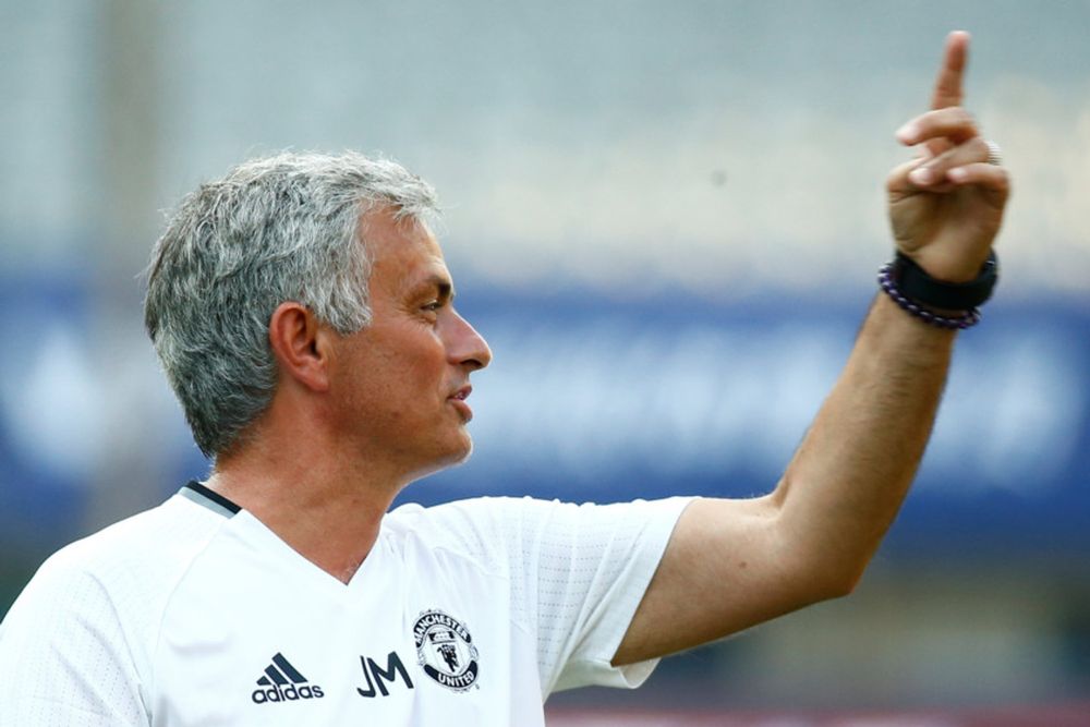 Rooney backs United for title challenge