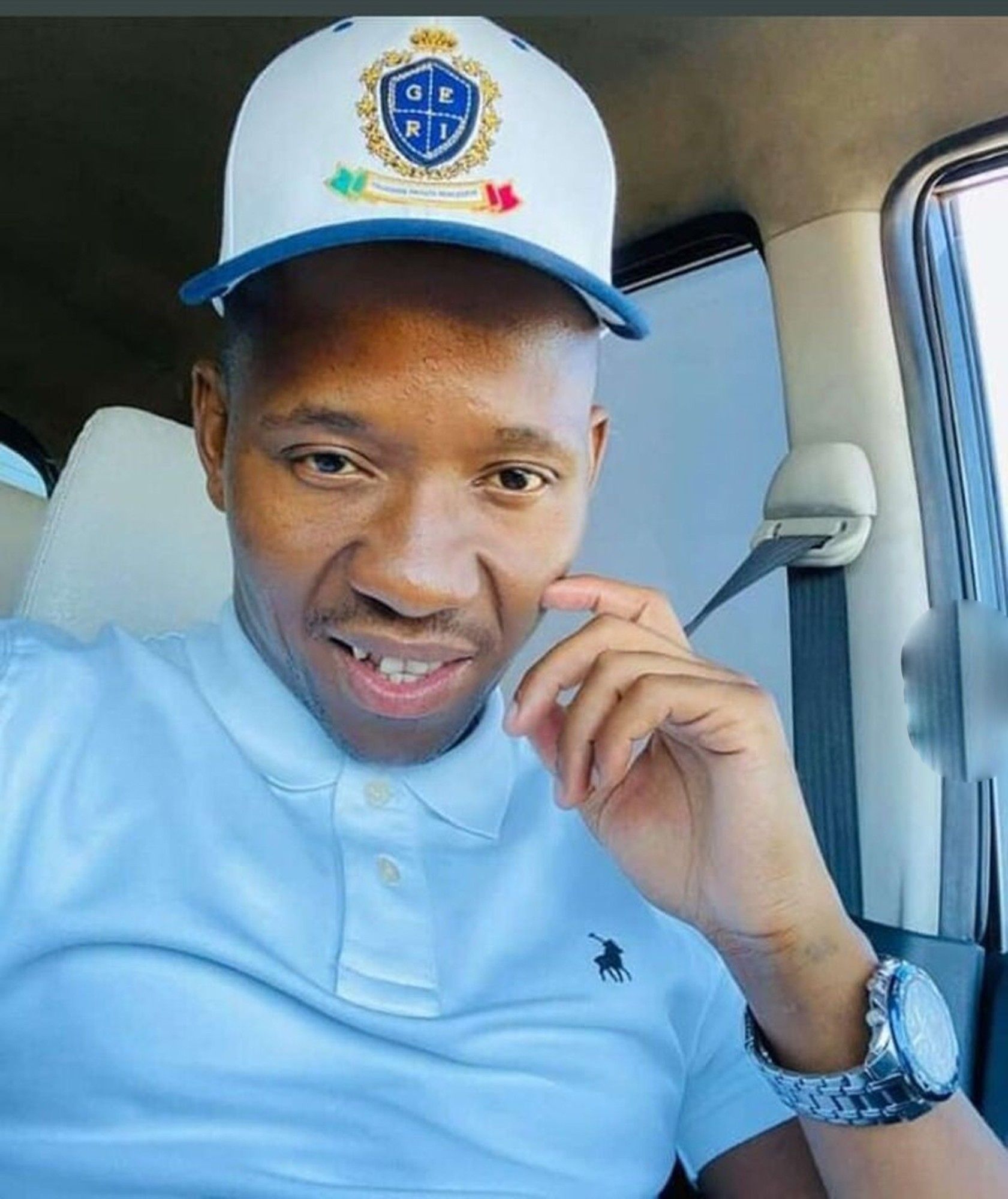 [VIDEO] Cape’s most wanted man busted in bed with 2 women