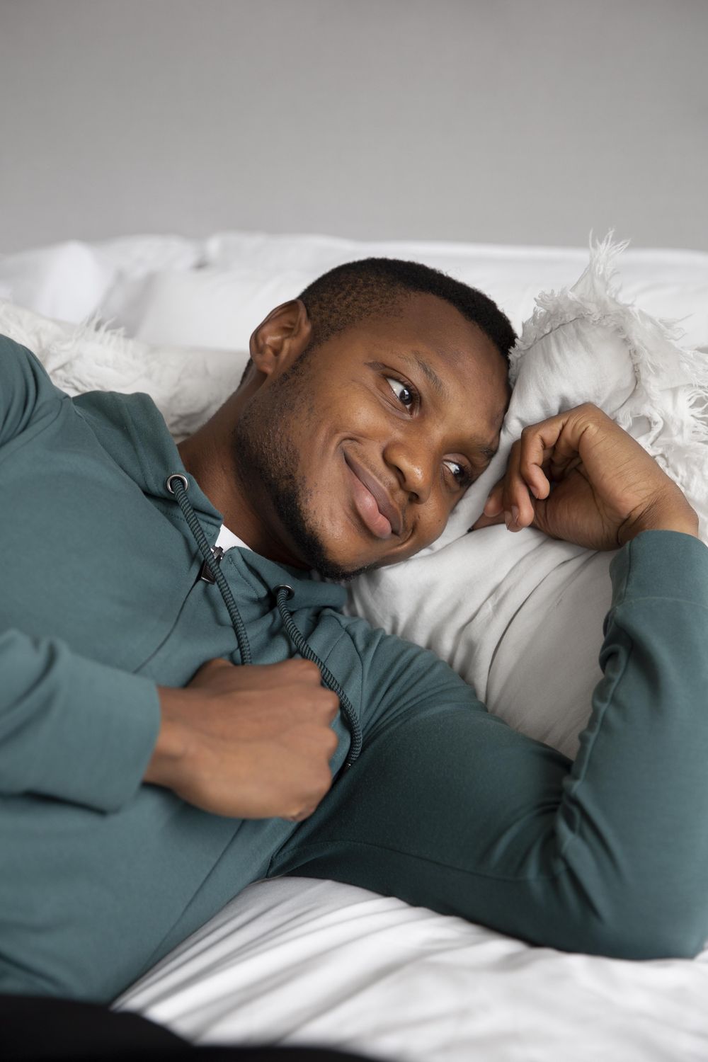 The best sleeping position to take care of your heart health (and ...