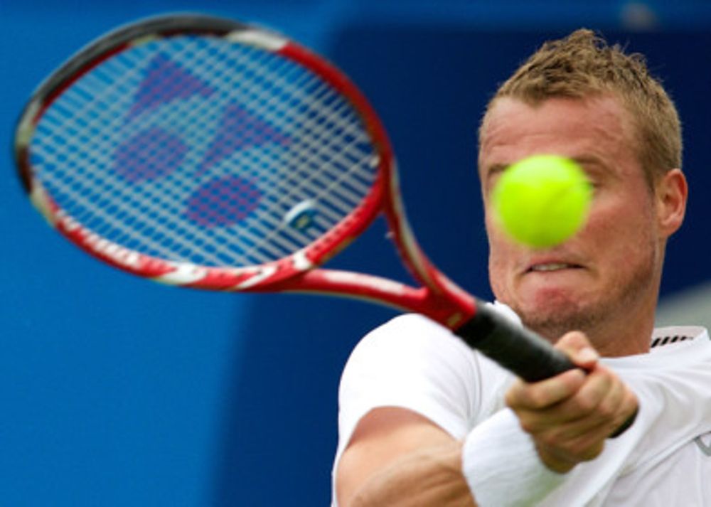 Hewitt reaches Hall of Fame final