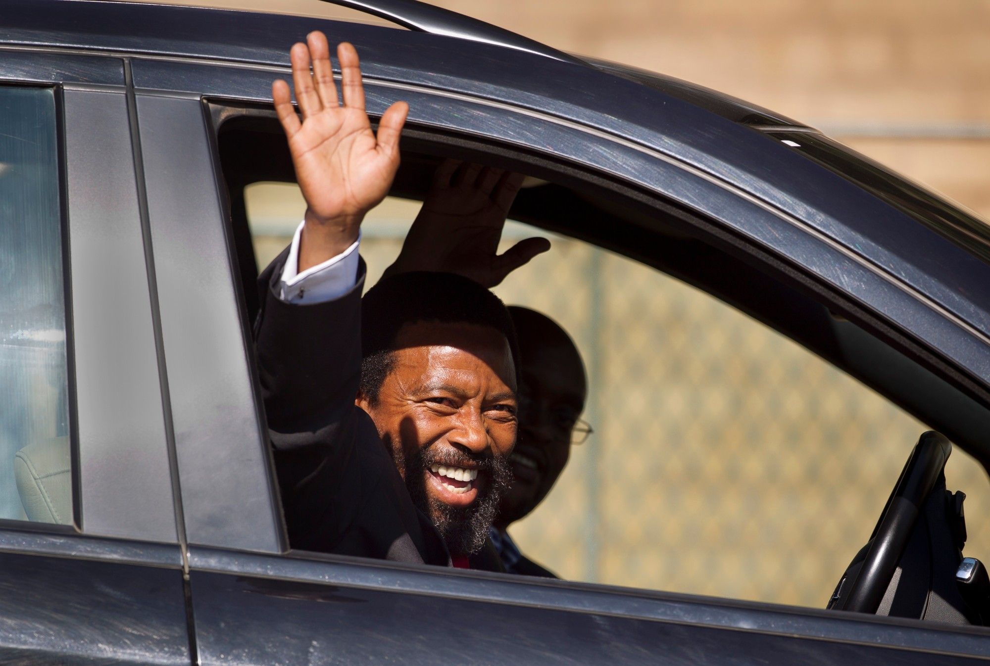 INkosi yabaThembu ifuna isigodlo sayo ukuze igeze isinyama sasejele