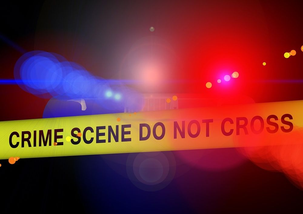 Four suspects armed with handguns rob Chatsworth sports bar and patrons ...