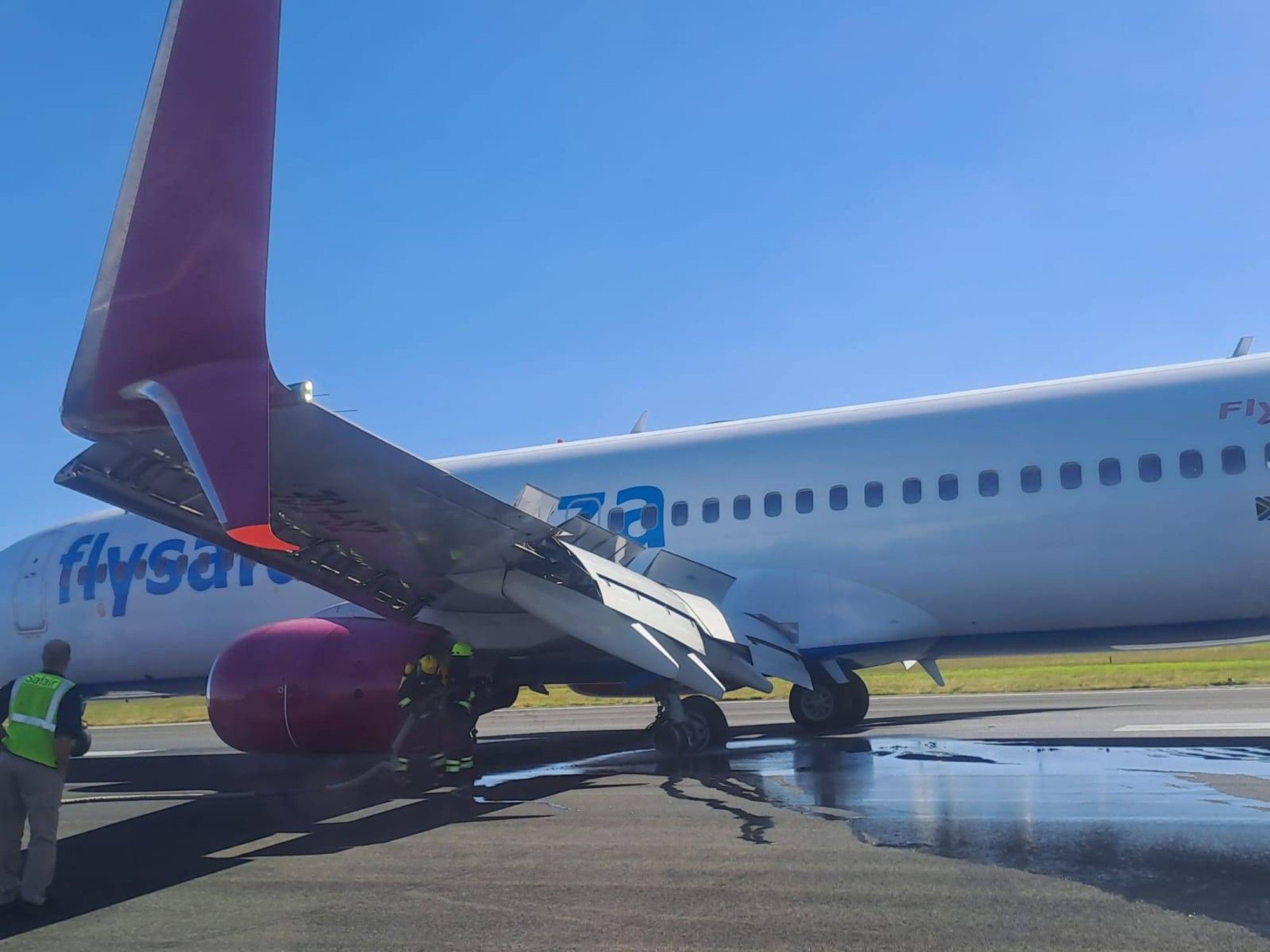 Praise for pilot, crew after safe landing despite FlySafair plane ...