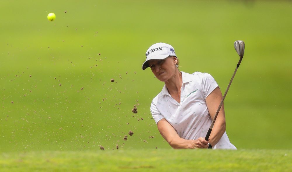 Tandi McCallum makes an early move in Cape Town Ladies Open