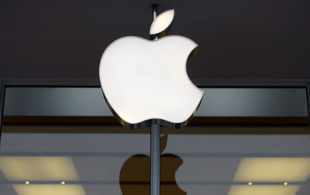 Apple asks US employees to report vaccination status - Bloomberg News