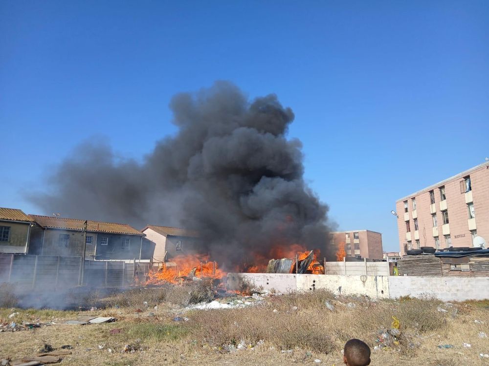 ‘HY WAS GEROOK’ - Mense blame ‘drugged-up’ neighbour for fire in which ...