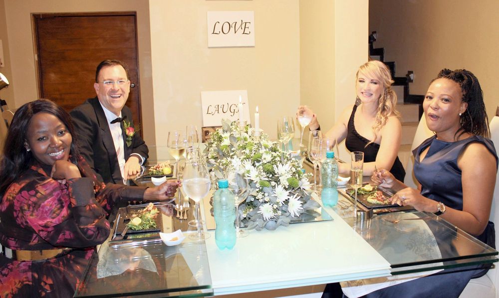 How to host a successful dinner party