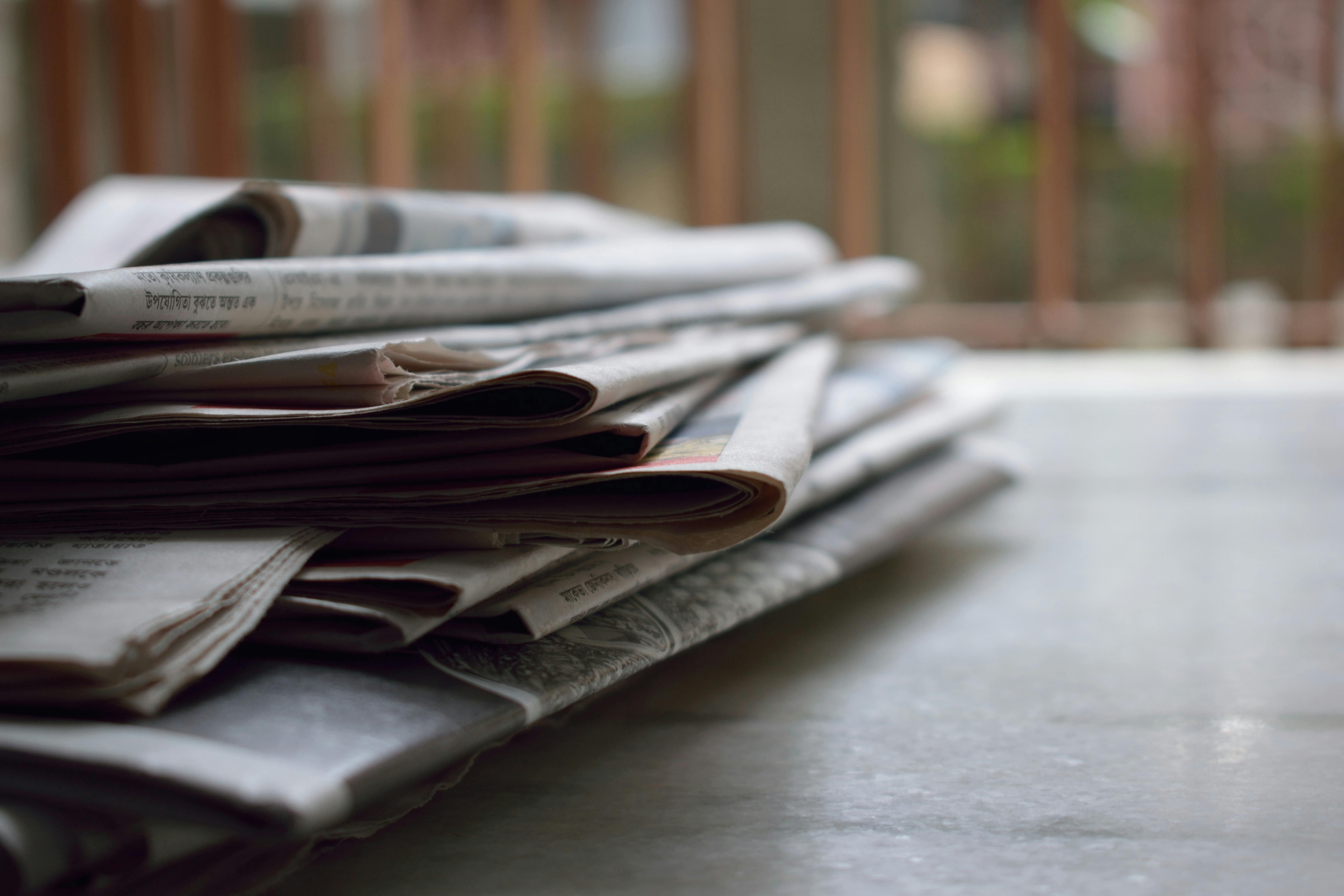 When machines write the news and humans spot the mistakes