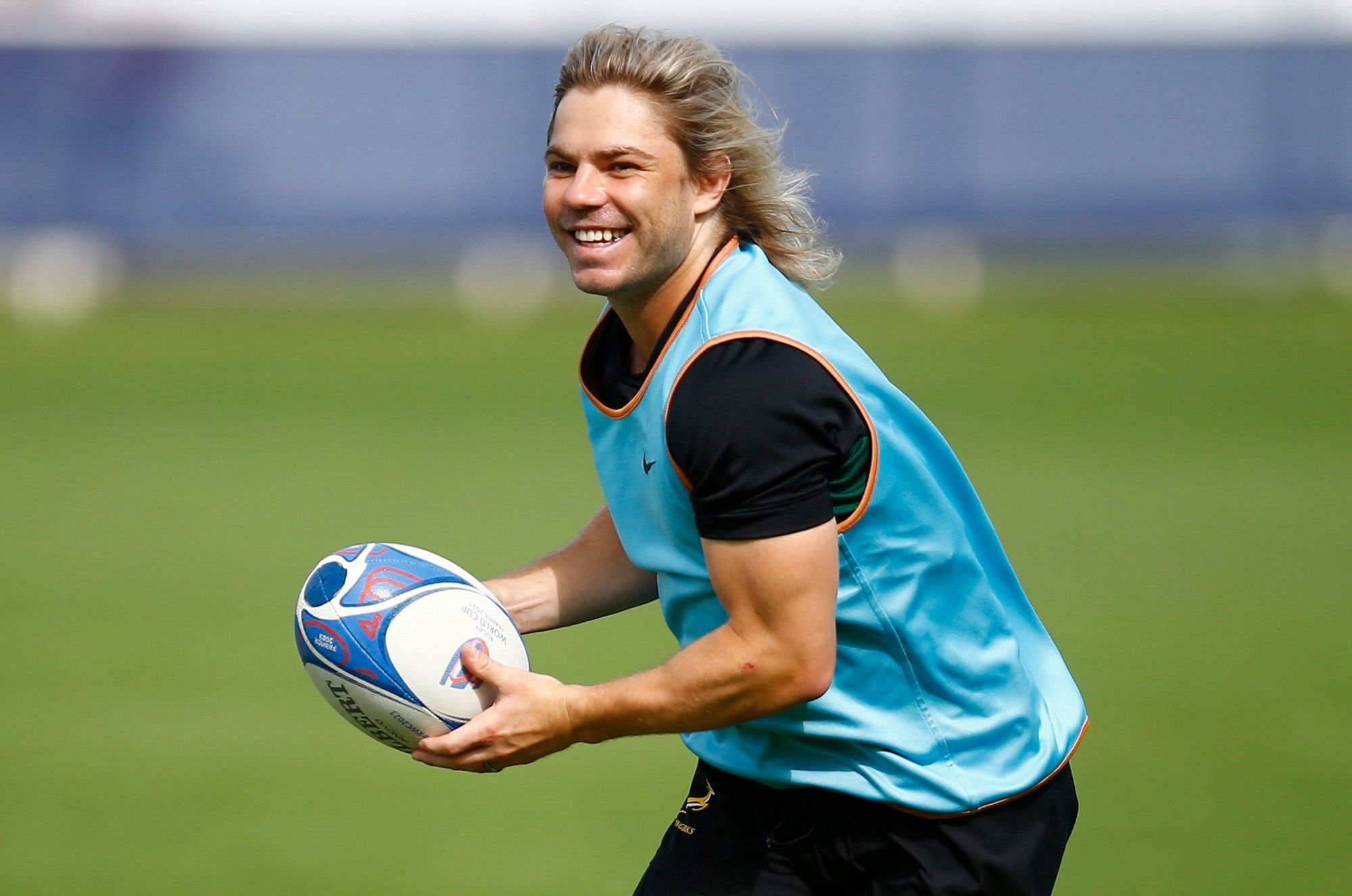 Faf de Klerk’s famous Speedo again on hand to celebrate Springboks win