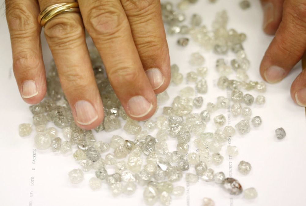 De Beers forecasts a gem price increase this year