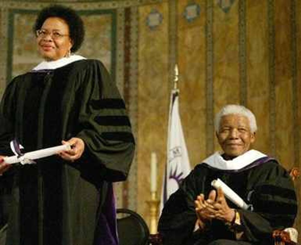 Mandela urges equal access to education in US