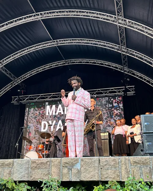 Mandisi Dyantyis returns to Kirstenbosch stage for a triumphant third time