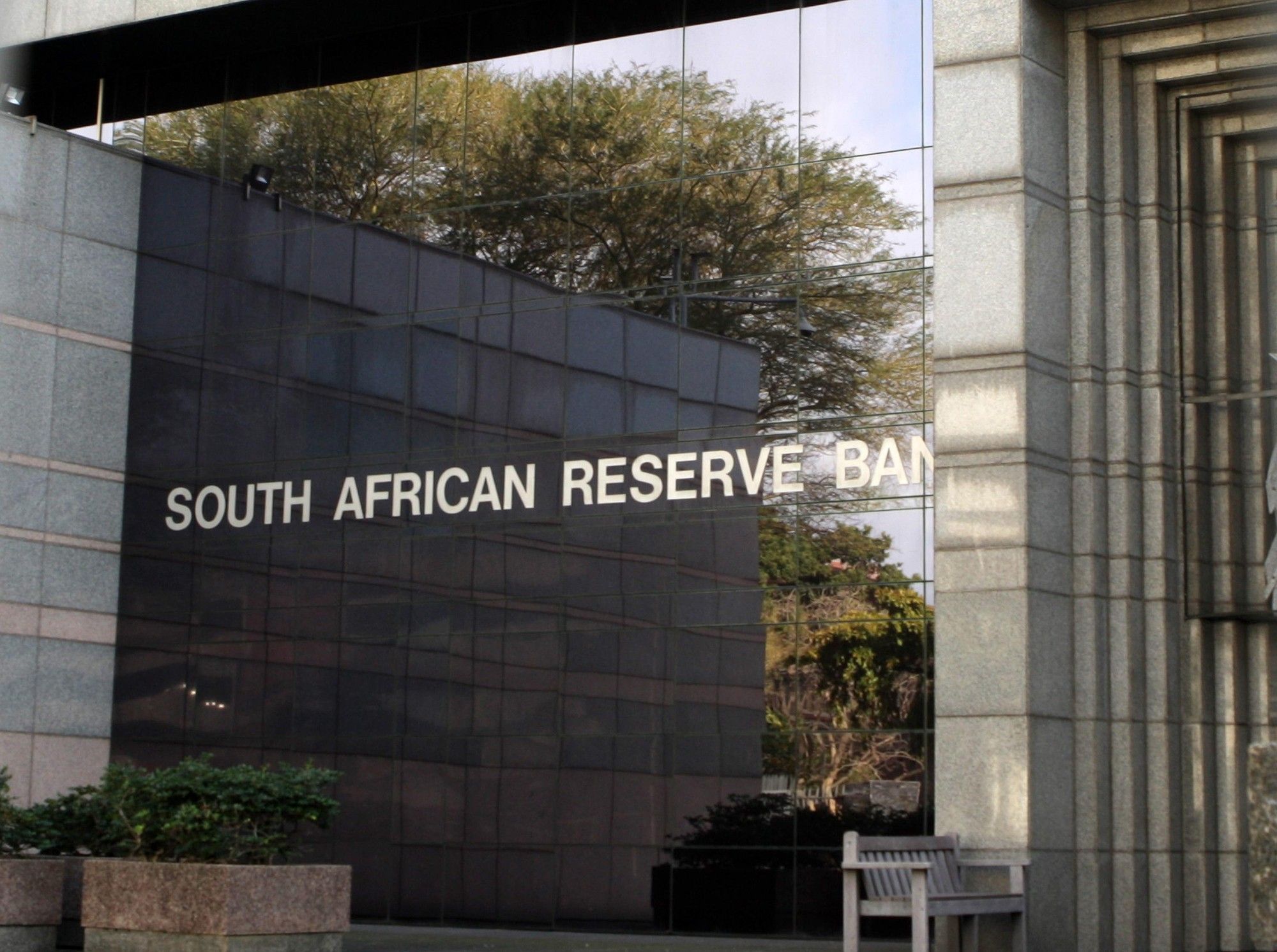 SARB expects inflation to return to 4. 5% target band in last quarter ...