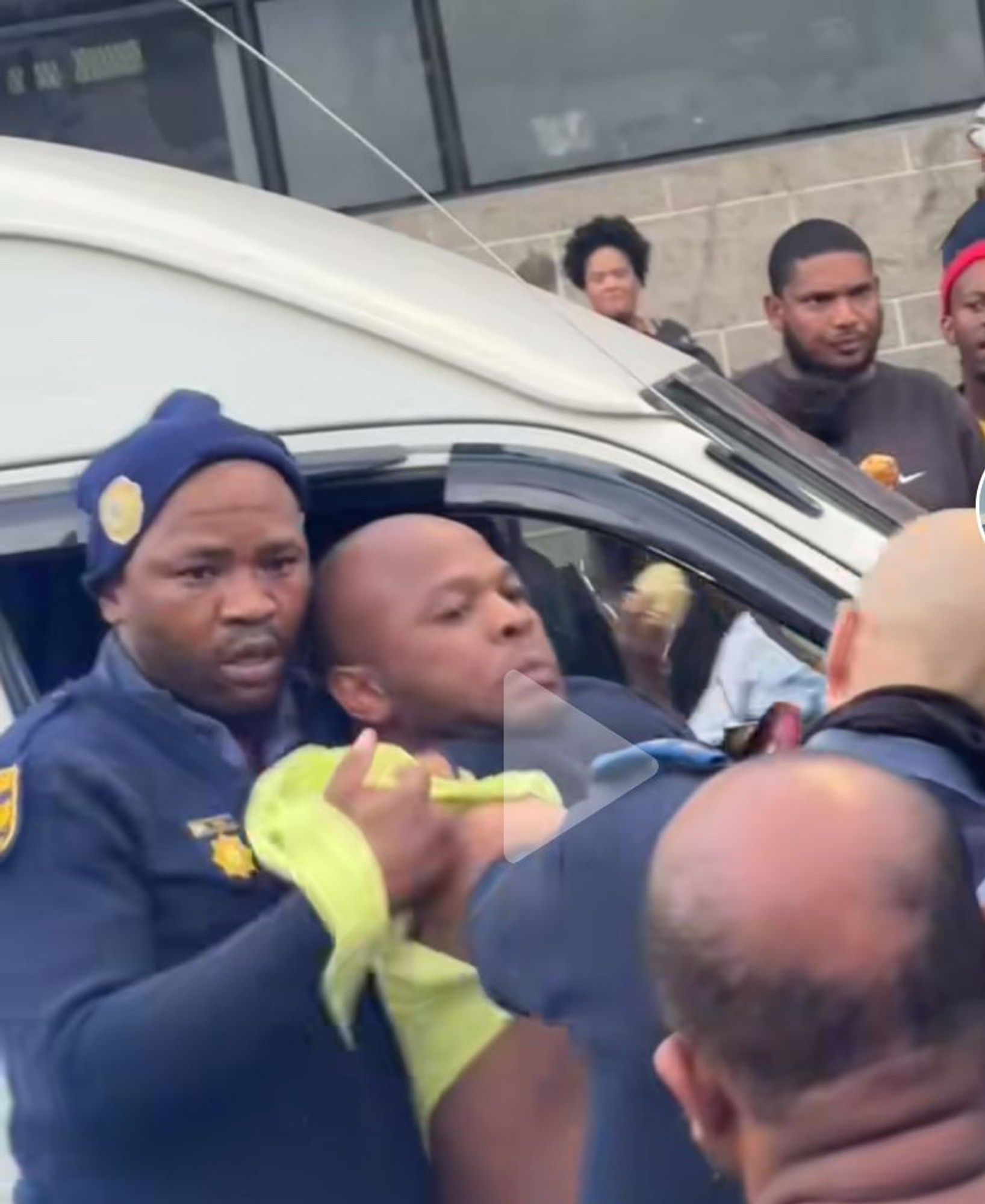 WATCH: Taxi driver allegedly killed by police for ‘leaning on police van’