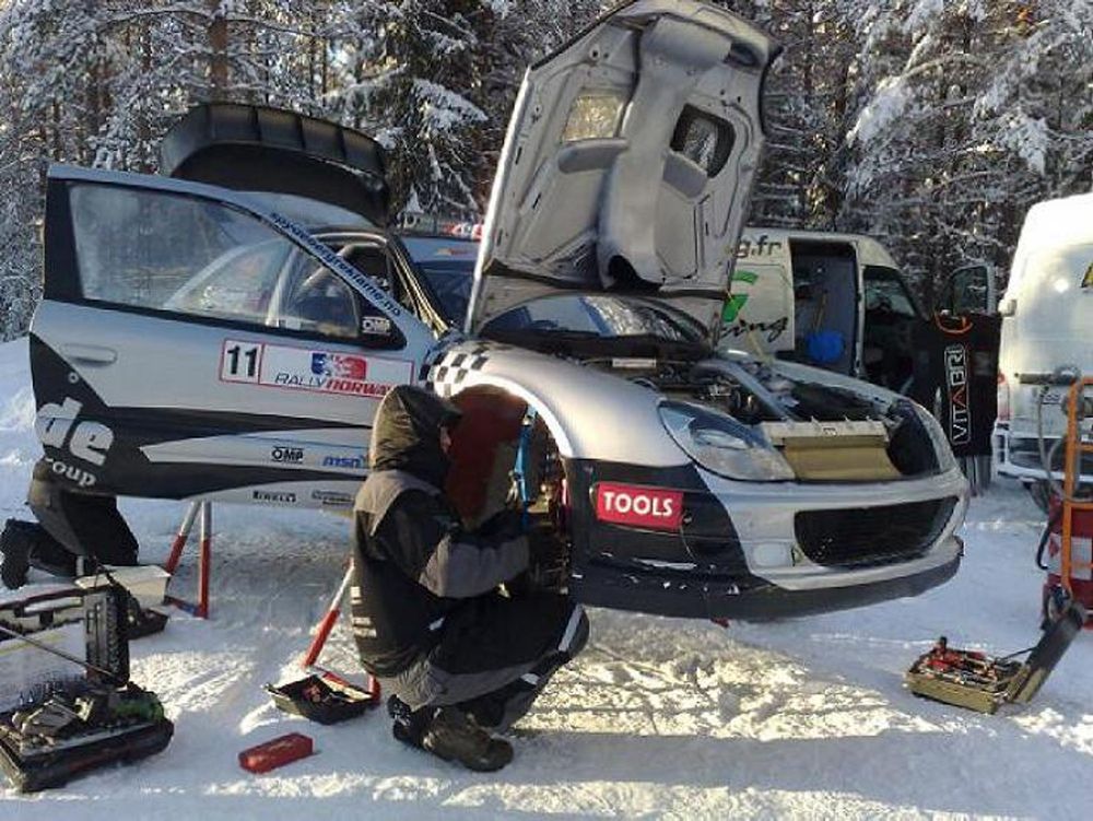 Solberg launches comeback at home event