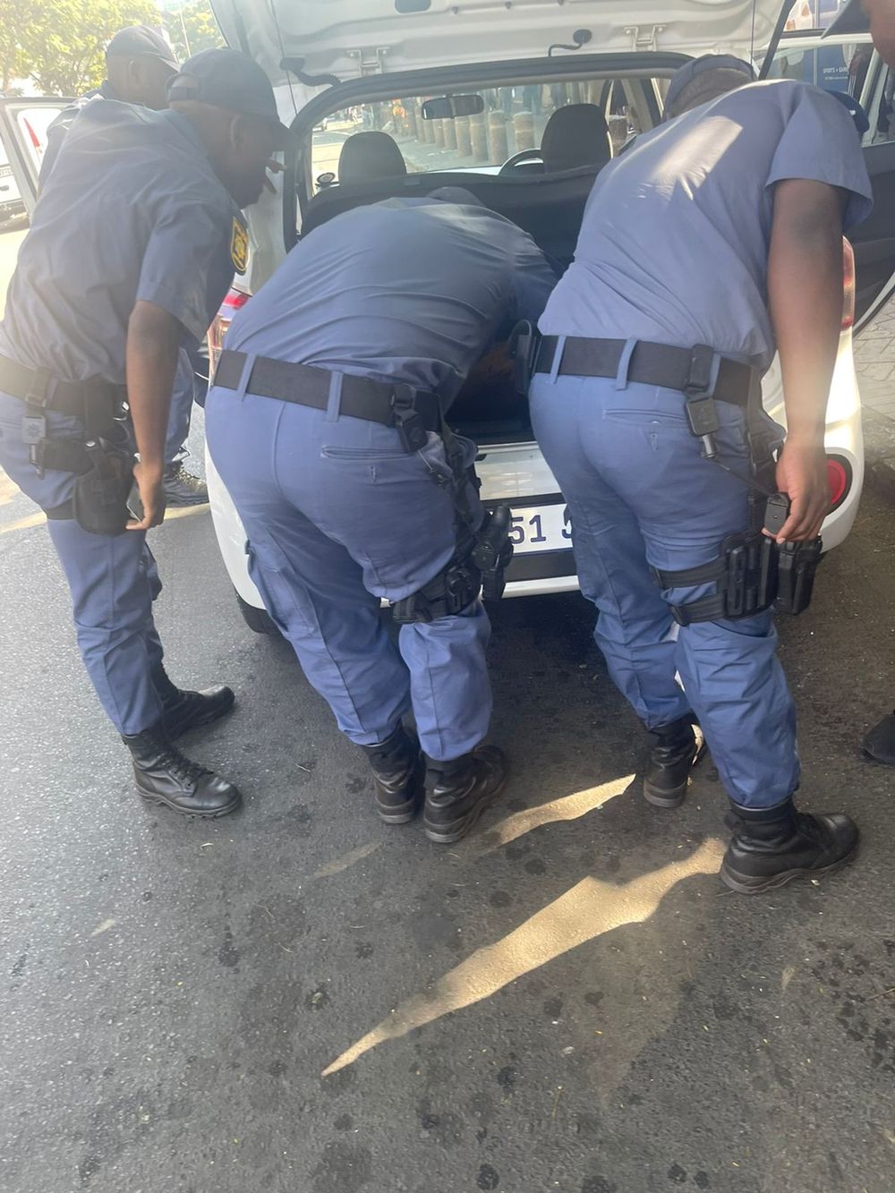 Fake ‘SAPS colonel’ walks into police station asking for a ride — and ...