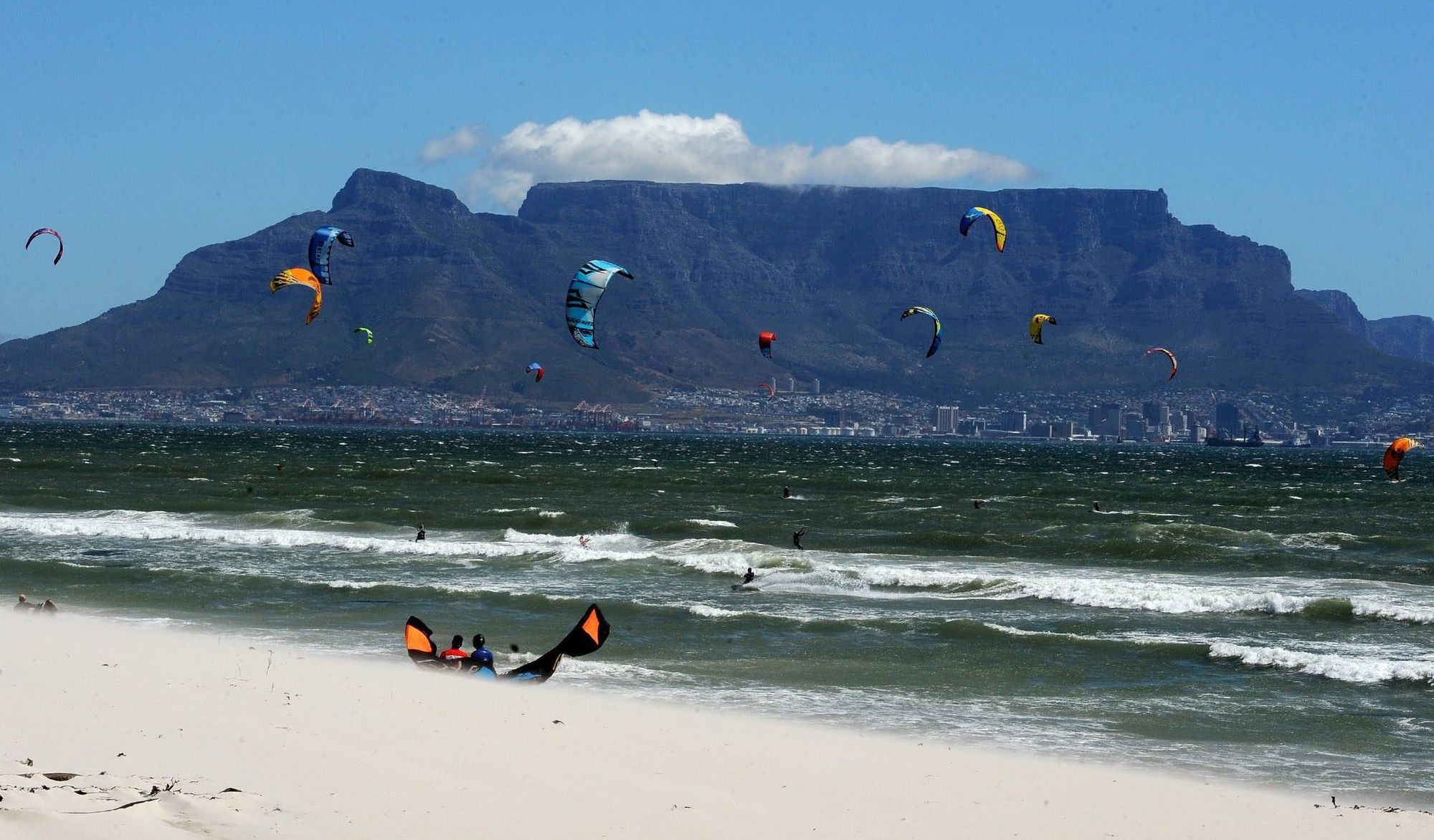 Body washed ashore on Bloubergstrand that of missing fisherman
