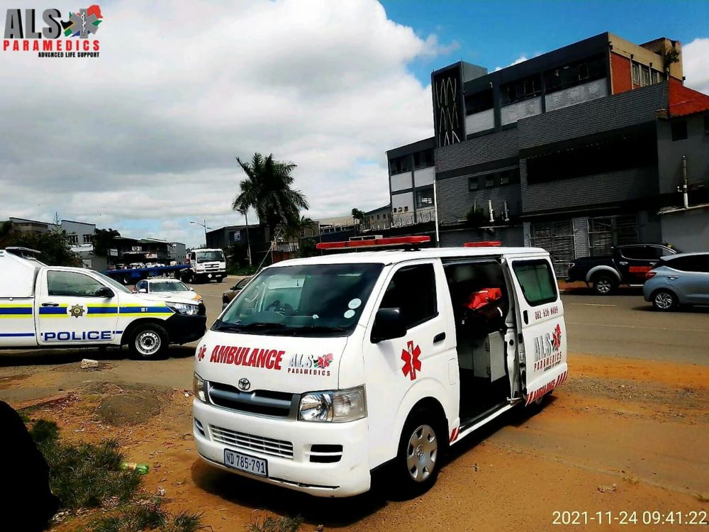 Two injured in attempted armed robbery at a Bluff post office