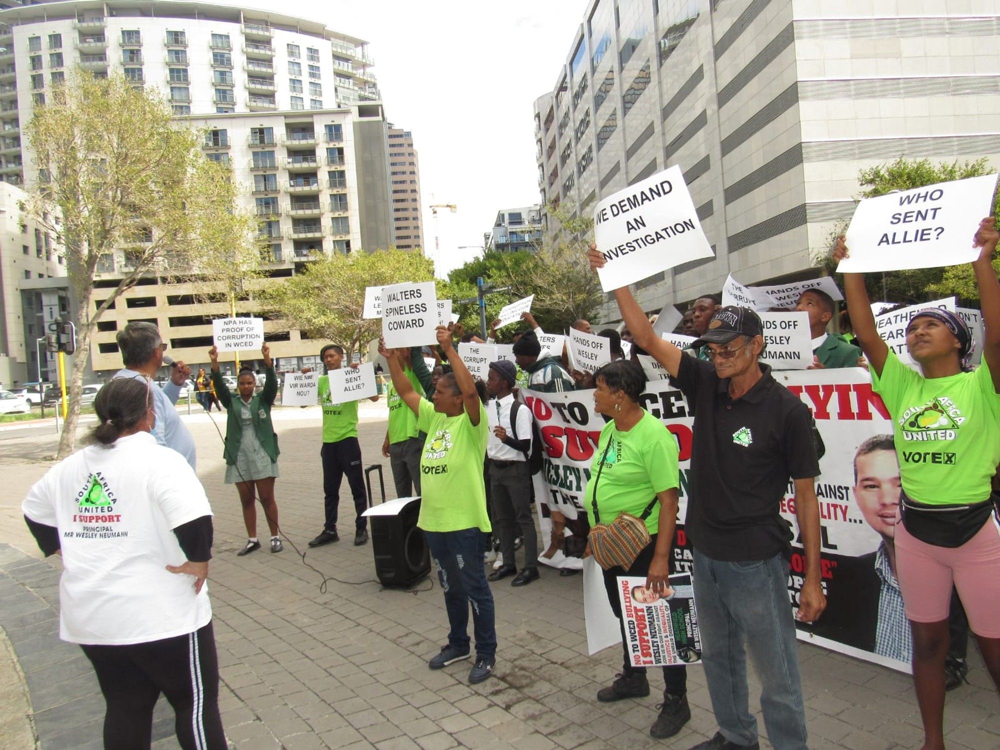 Backers of ex-principal Wesley Neumann want official’s graft claims ...