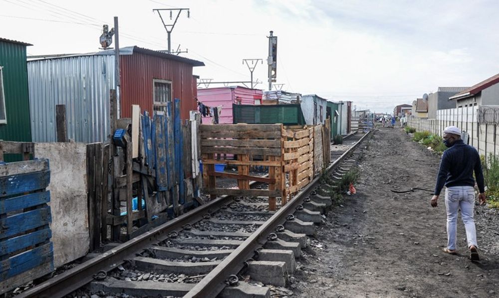 Railway squatters relocated