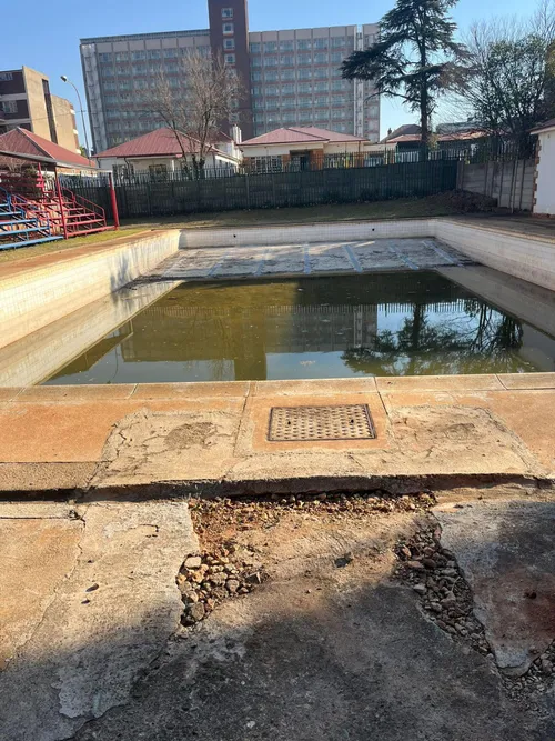 Joburg’s prestigious school calls for donations to revamp dilapidated pool