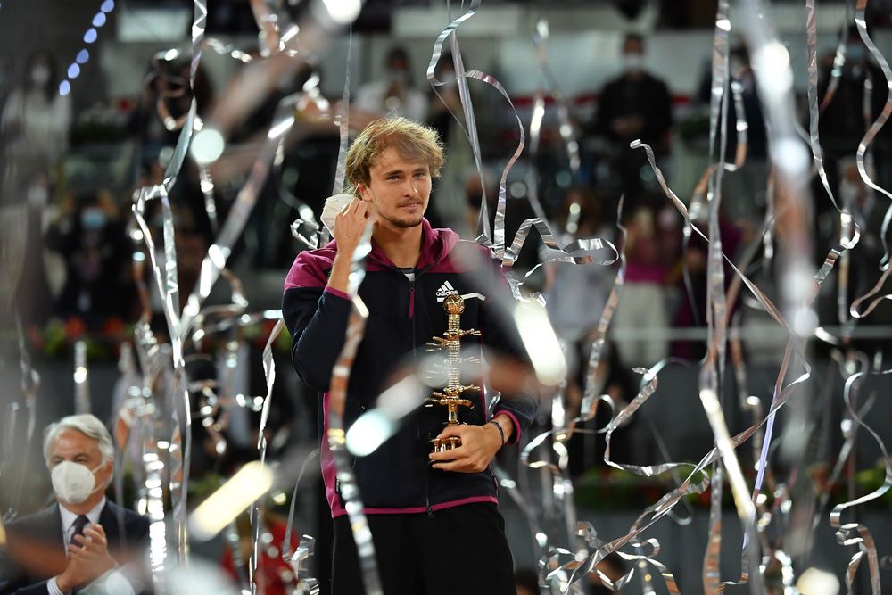 Alexander Zverev sends French Open warning after beating top guns to ...