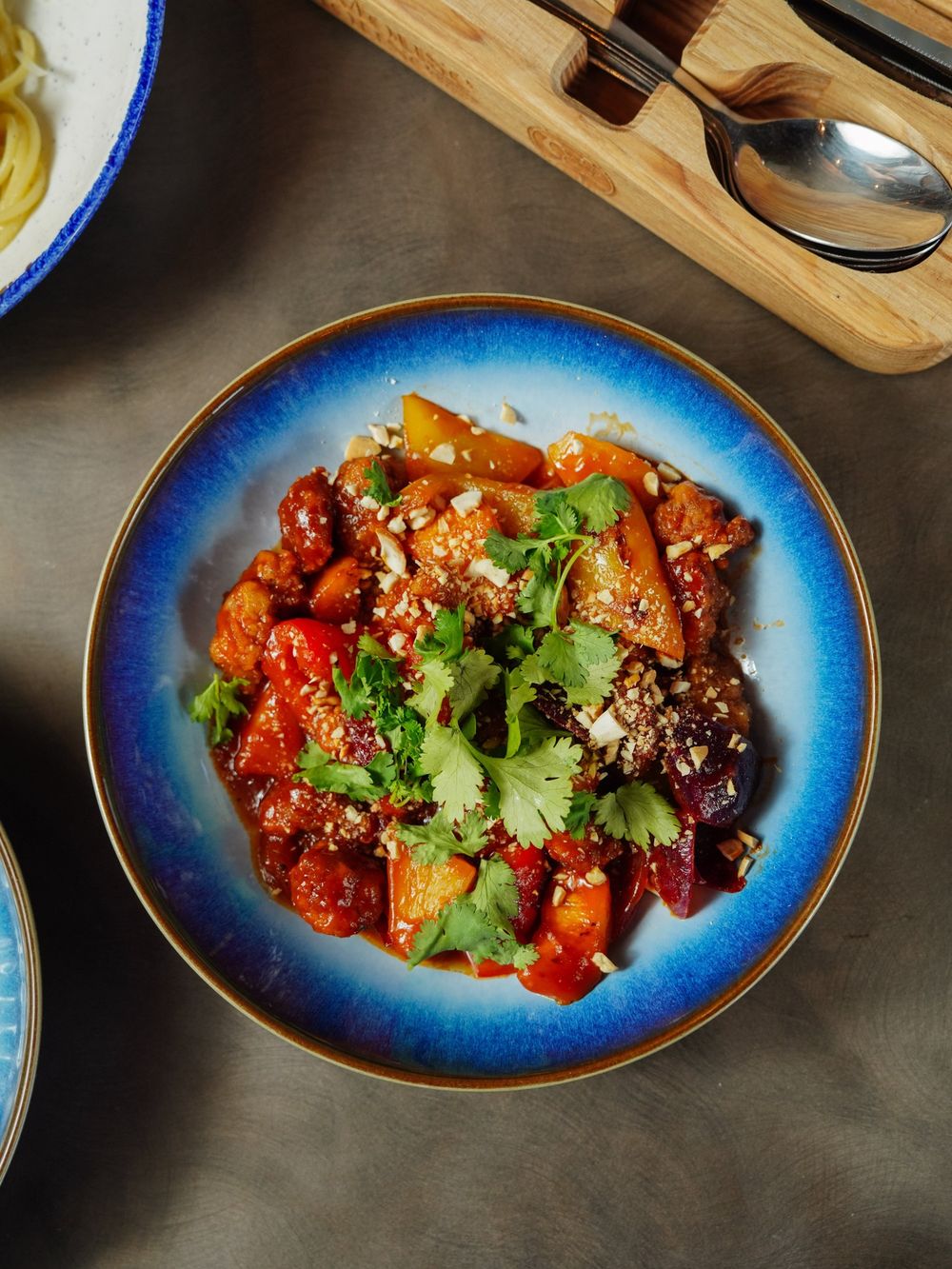Don't mistake cilantro for culantro! Here is how to spot the difference...