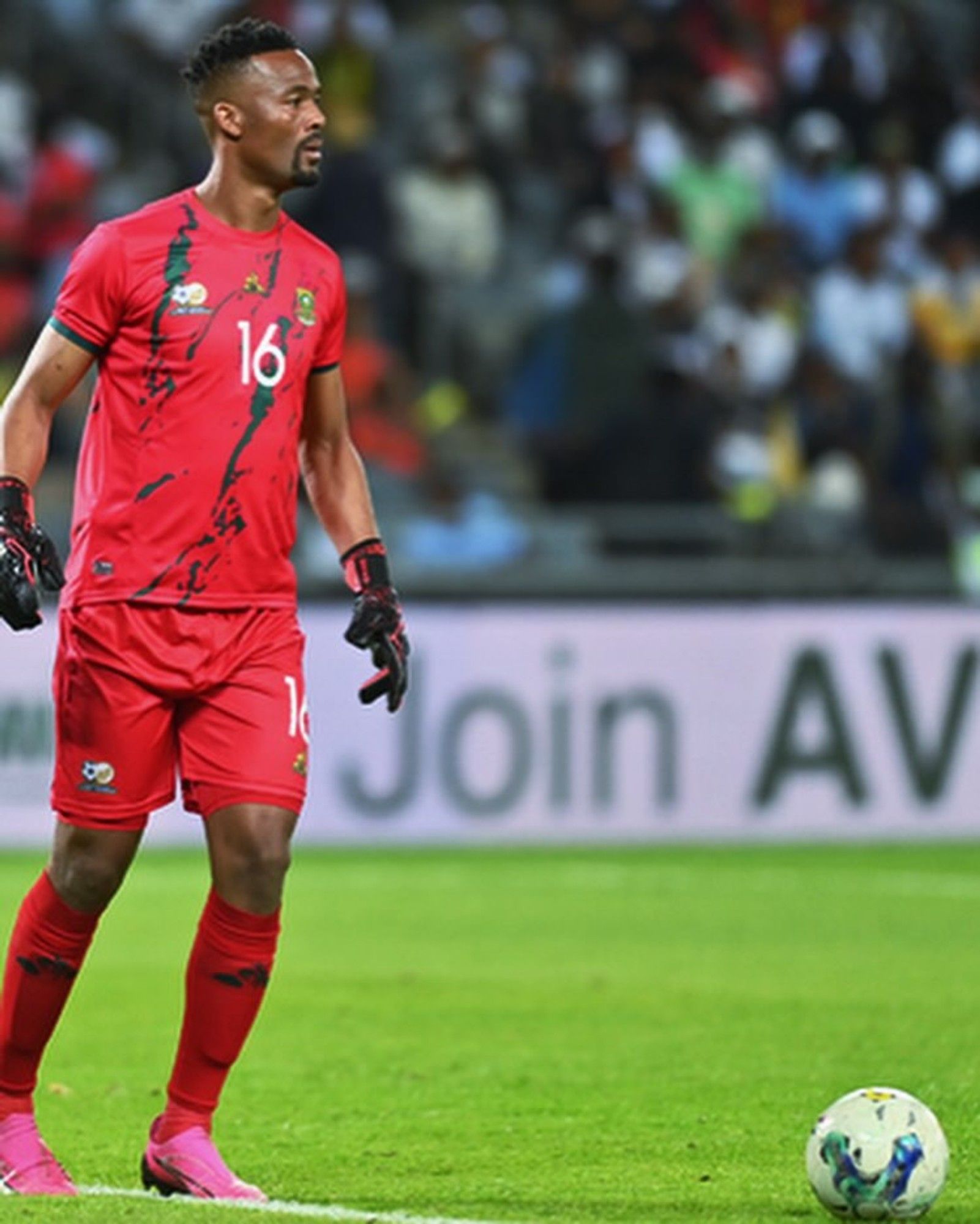 UHugo Broos uzityanda igila ngokudlalisa uVeli Mothwa izolo