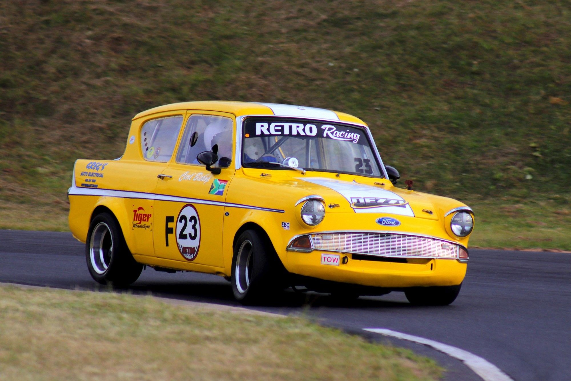 Tightly-fought battles at Dezzi Raceway’s mid-season round