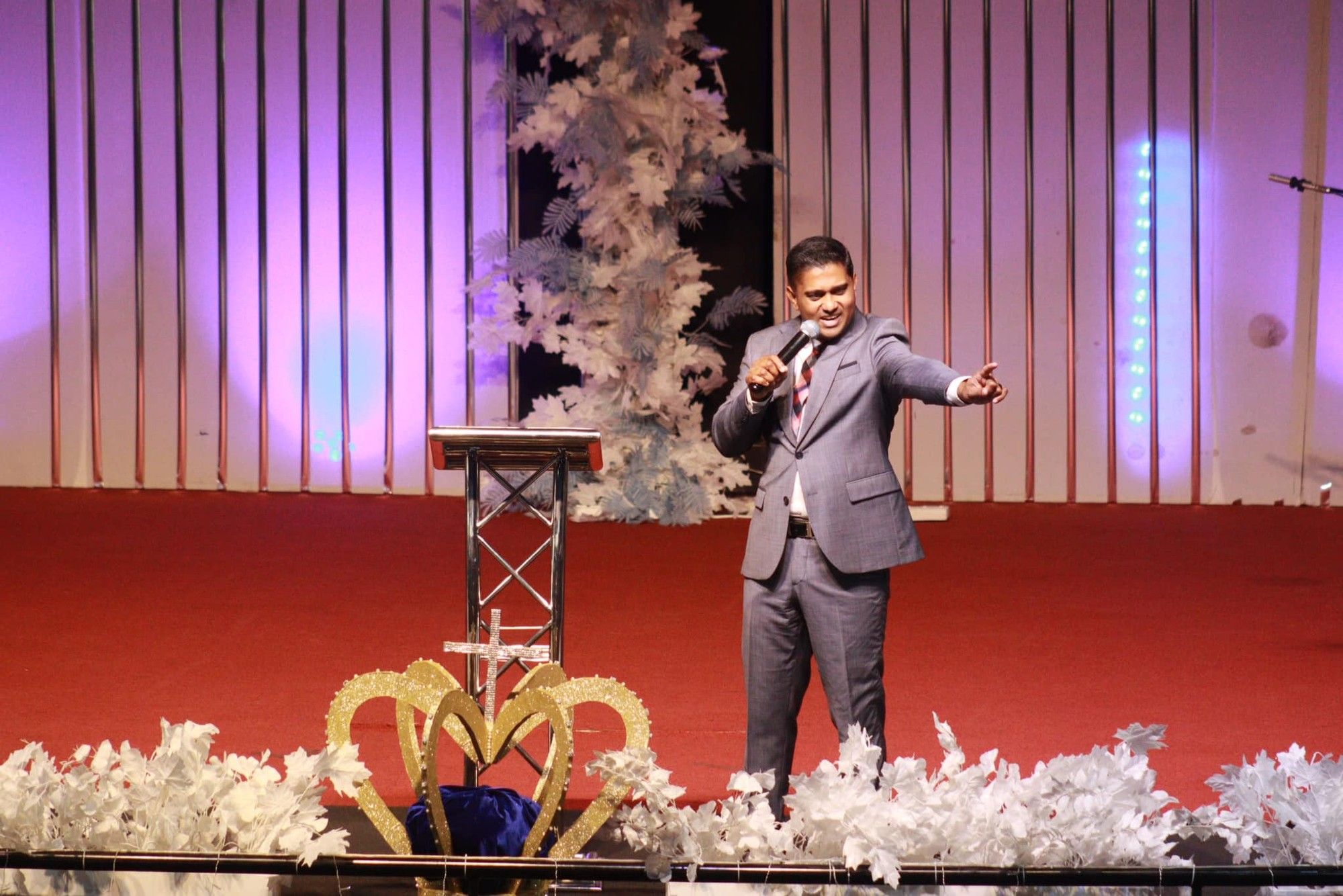 Backlash for Phoenix pastor over religious intolerance