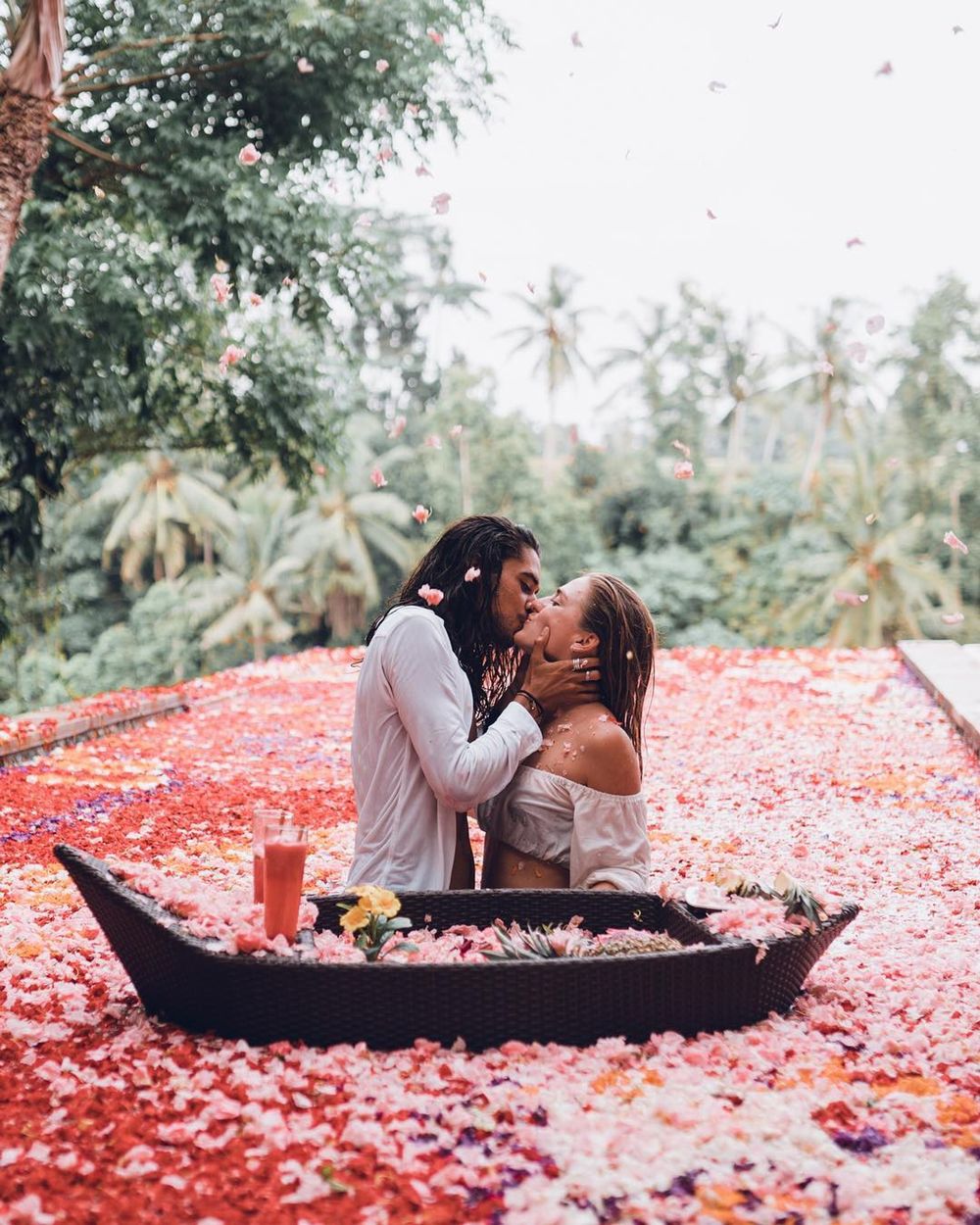 WATCH: This is how they create the flower pool at Bali’s Villa Cella Bella
