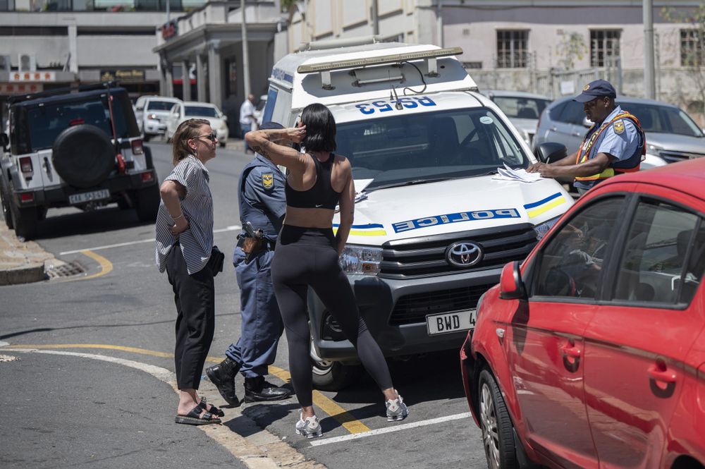 Construction workers foil robbery on Sea Point Promenade