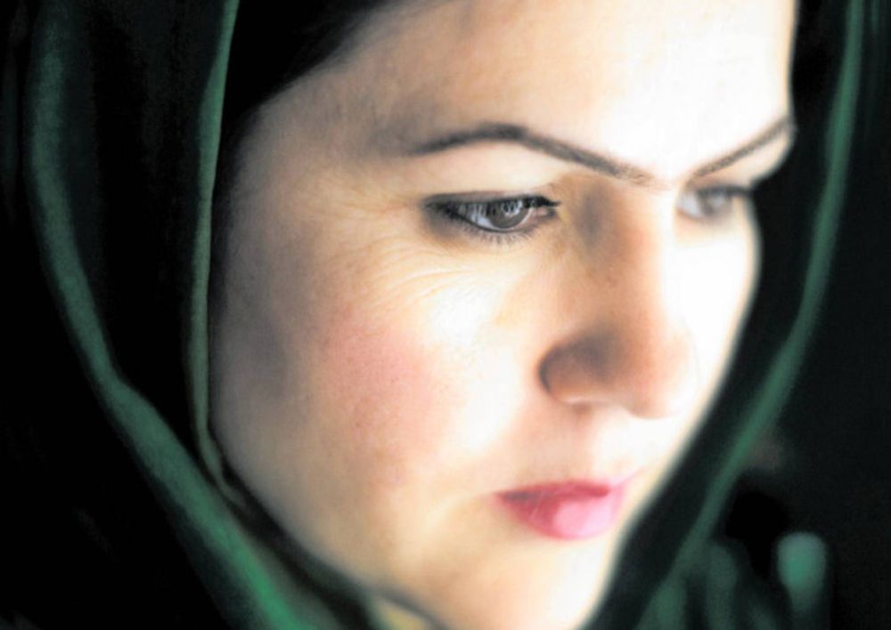 Afghan woman fights to be president