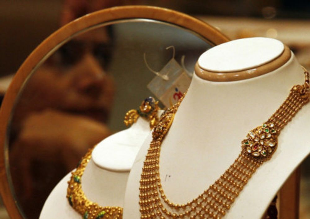 Gold miners buck sell-off