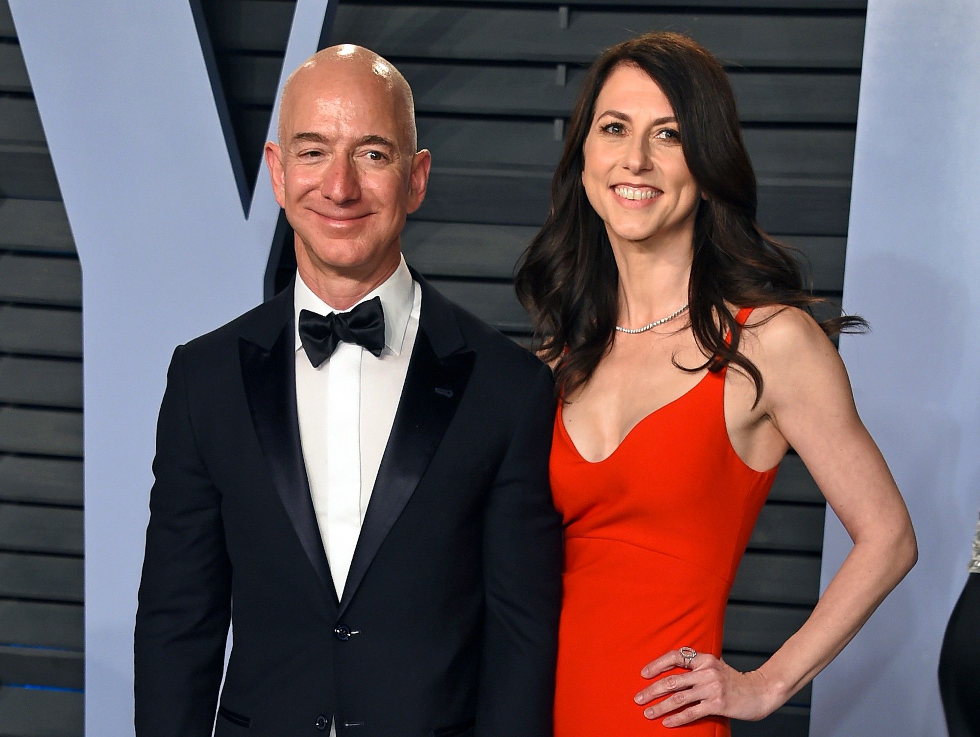 WATCH: £27bn divorce deal makes MacKenzie Bezos world's 3rd richest woman