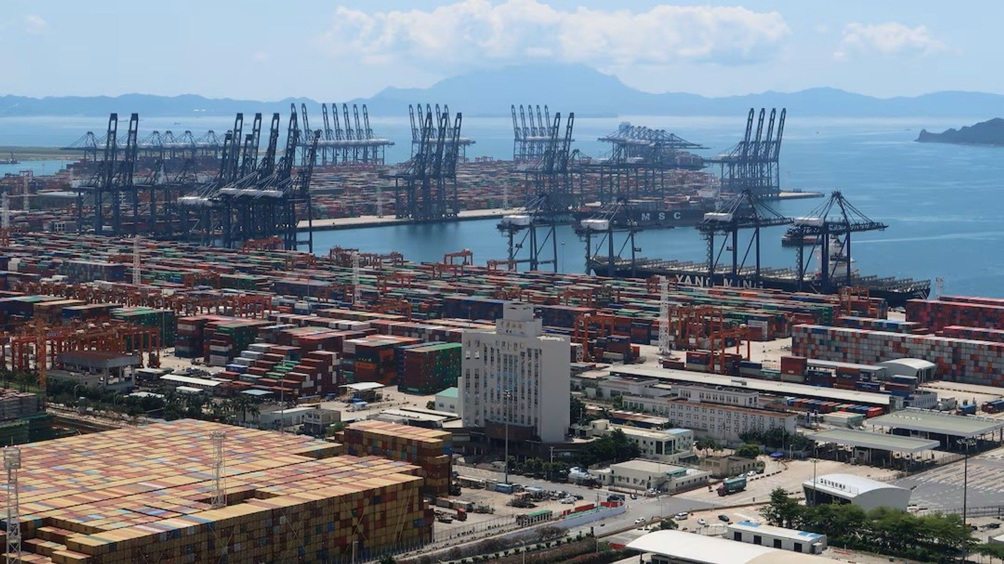 Container losses at sea rise in 2024: What the World Shipping Council ...