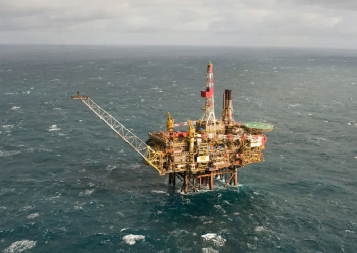 Shell plays it safe, shuts down rig