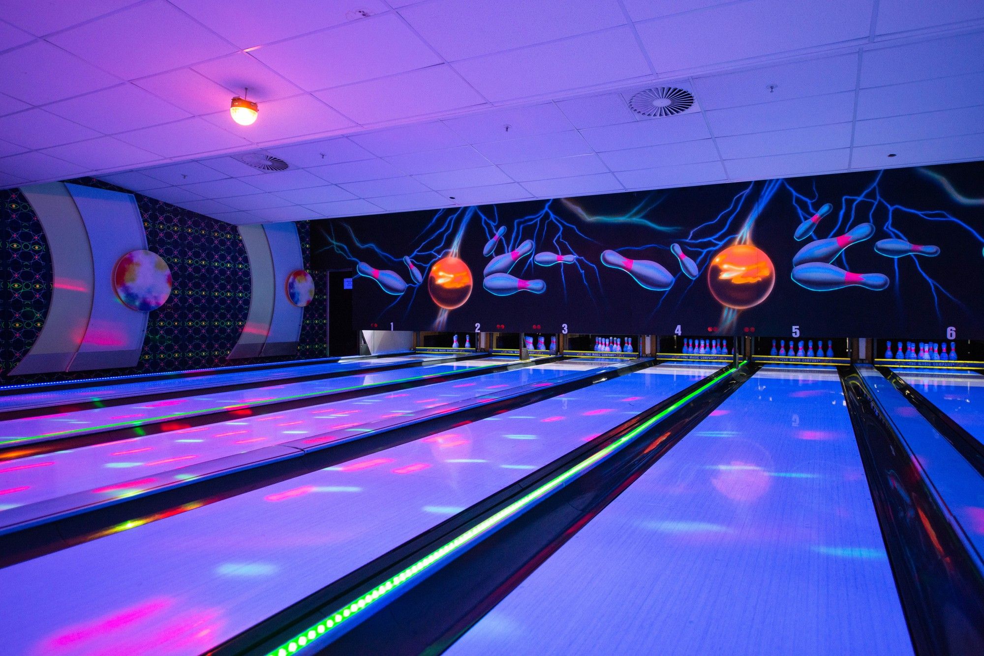 Time Square converts 52 parking bays into bowling alleys