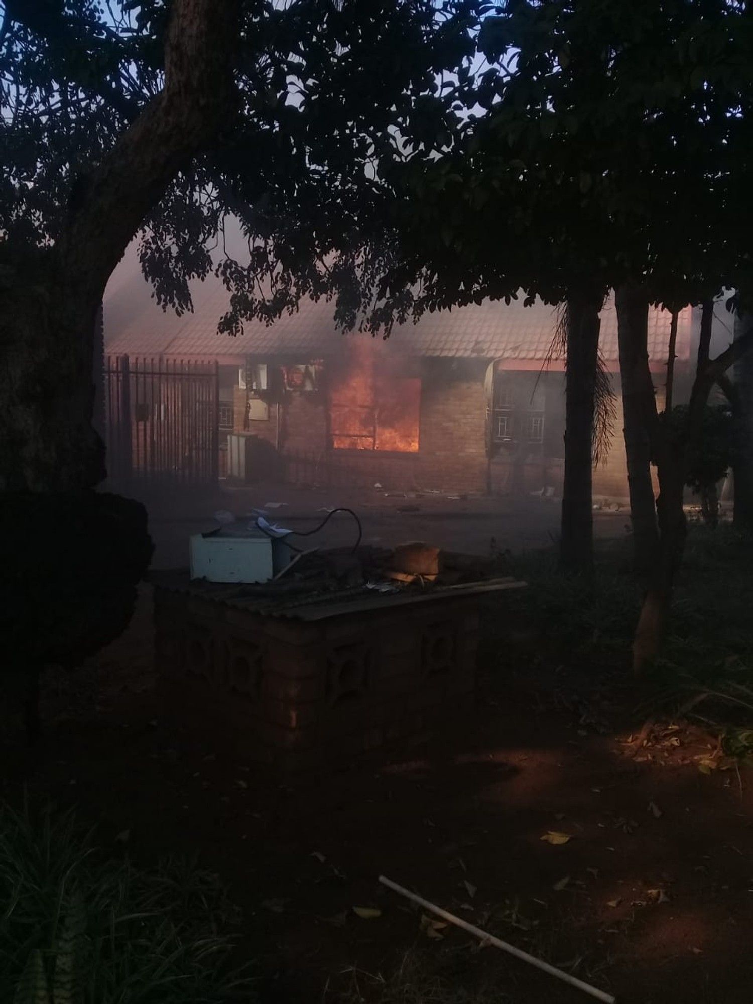 WATCH: Municipal building on fire in Musina due to water protest