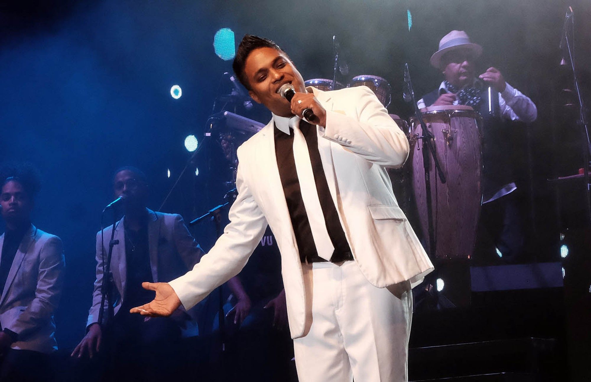 Show to honour entertainment icons