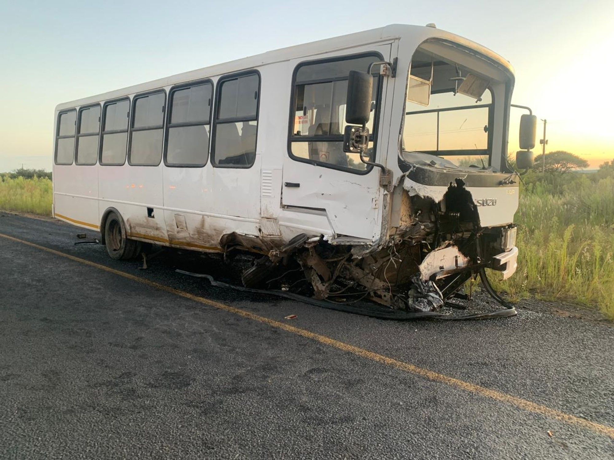 One dead, 15 injured in R31 crash