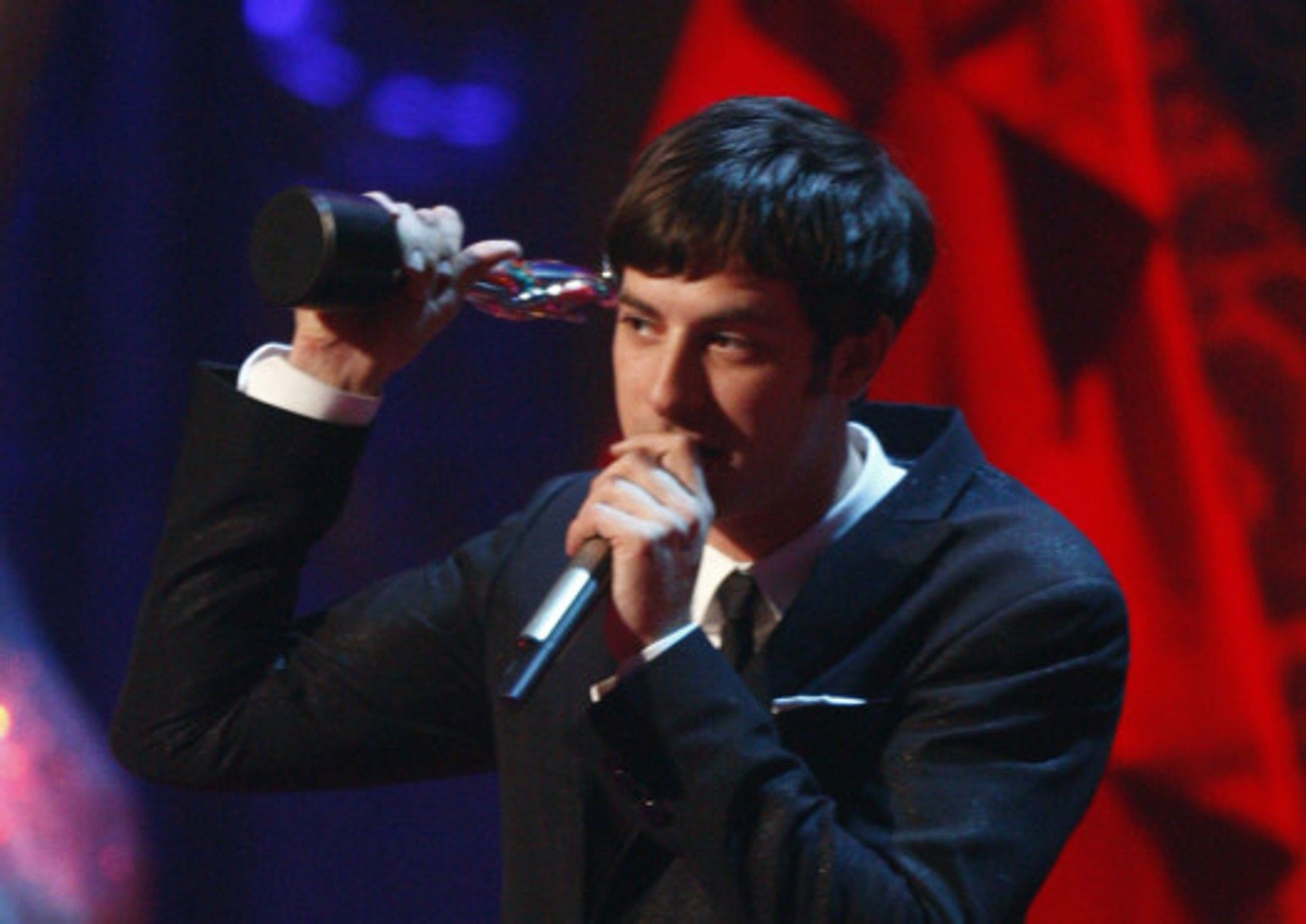 Mark Ronson weds model