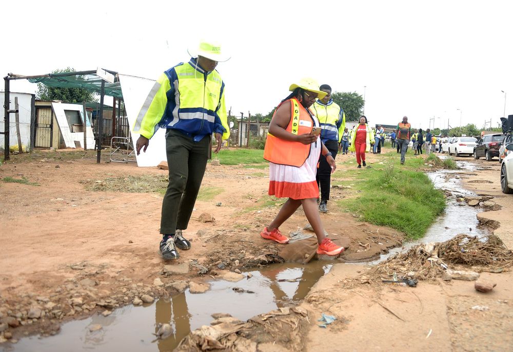 Provincial roads project including Tsamaya Road, Solomon Mahlangu Drive ...